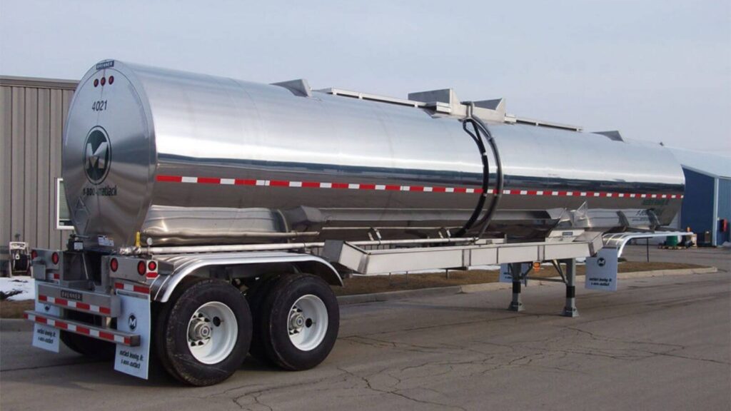 What is a semi-trailer and its most popular types